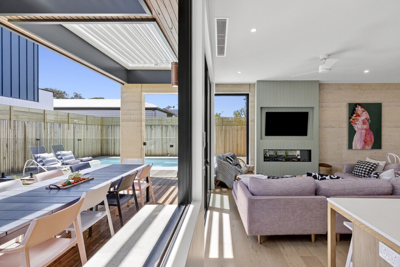 Pool Retreat Barwon Heads, Sleeps 10, 5 Bedroom, 3 Bathroom, Lift, Heated Pool, Outdoor Entertaining - Leopold