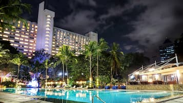 2 piscinas exteriores