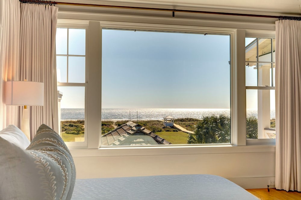 Brand New Custom Home~ Oceanfront, Pool, Hot Tub, Elevator - Isle of ...