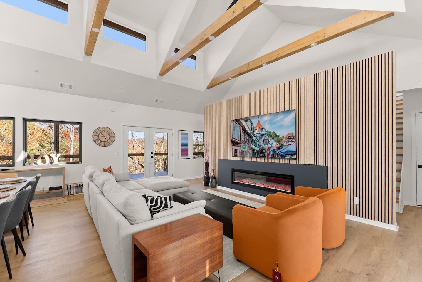 Mountaintheaterhottubgamecavesleeps 14 - Helen, GA