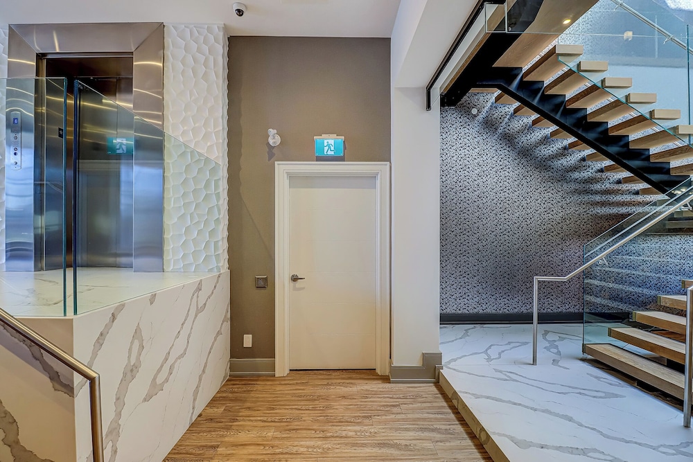 Dream Suites Near Yyz Airport - 