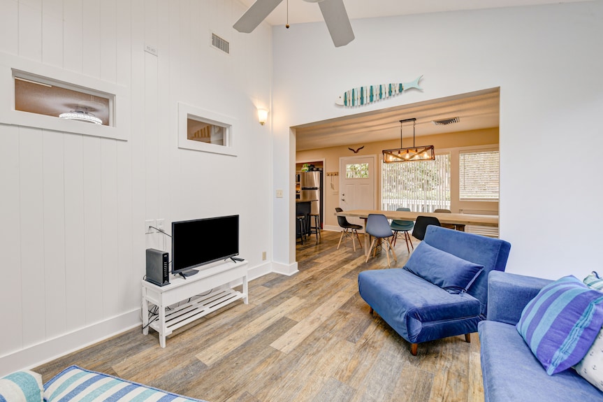 Sleek Golf-front Condo With A Washer/dryer, Deck, & Central Ac - Dog Friendly - Sea Island, GA