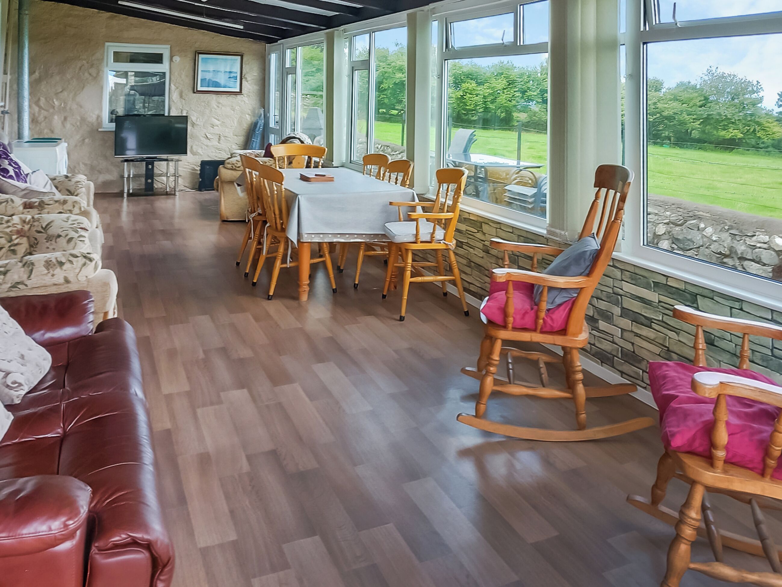 Fox's Lair Farmhouse. - Caernarfon