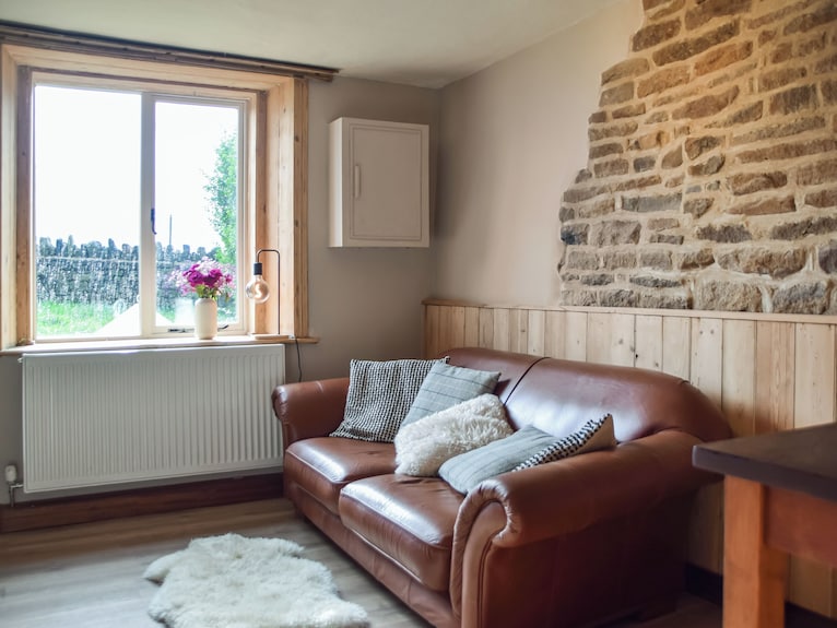 2 Bedroom Accommodation In Diggle, Saddleworth - チェシャー