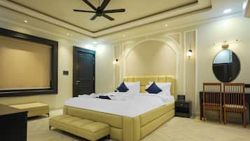 Quarto Deluxe, varanda | Wi-fi grátis, acesso para cadeira de rodas