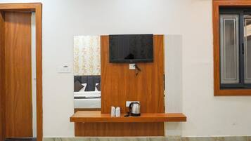 Quarto Duplo Deluxe, varanda, Vista para a cidade | Wi-fi grátis