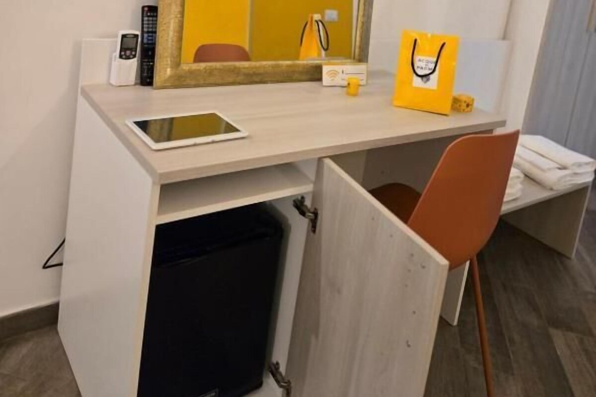 Quarto casal ou duplo conforto | Escrivaninha, Wi-Fi de cortesia