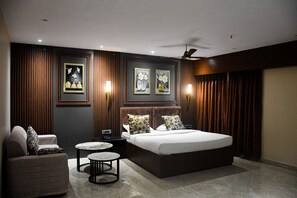 Suite de Luxo, Vista para a cidade | Quartos insonorizados, ferro/tábua de engomar, Wi-fi grátis 