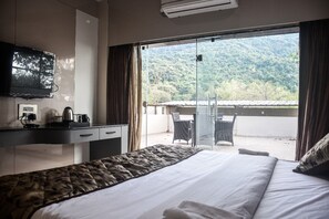 Quartos insonorizados, ferro/tábua de engomar, Wi-fi grátis 