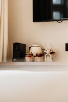 Quarto Duplo Superior, vista para o jardim | Minibar, cofre no quarto, secretária, quartos insonorizados 