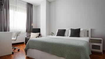 Casa | Escrivaninha, quartos à prova de som, ferros/tábuas de passar roupa