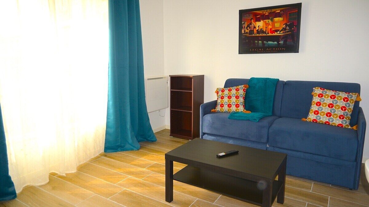 T2 Avec Balcon En Face De L'aéroport Du Bourget - Drancy