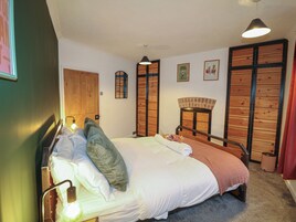 1 quarto, individualmente decorados, individualmente mobiliados