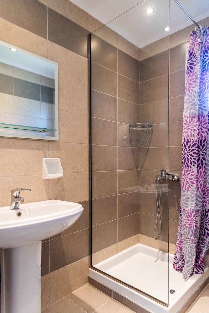 Pink House Socrates Corfu Beachside Studio - Korfu