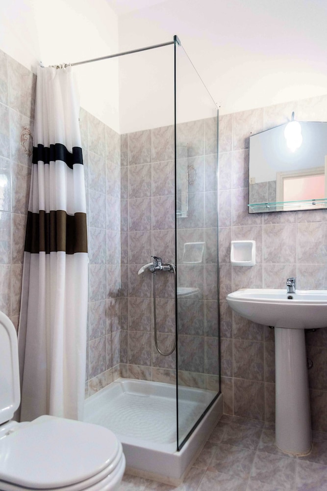 Pink House Socrates Corfu Beachside Studio - Corfu