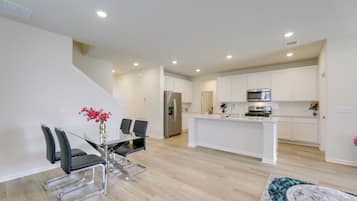 Casa (2 Bedrooms) | Interior