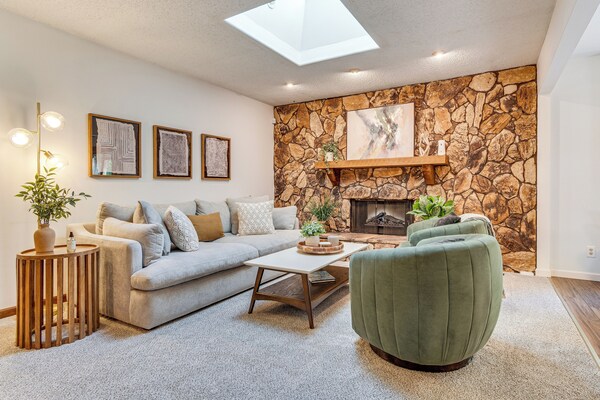 4 Mi To Capitol: Spacious Springfield Home W/ Deck - Sangchris Lake State Park, Rochester