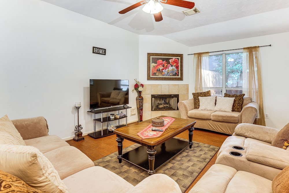 Explore Houston & Beyond! Spring Home W/ Backyard - Texas