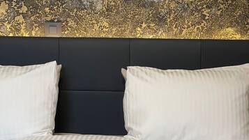 Quarto casal ou duplo clássico | Escrivaninha, espaço de trabalho para notebook, Wi-Fi de cortesia