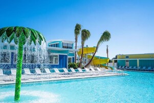 2 piscinas externas, barracas, guarda-sóis