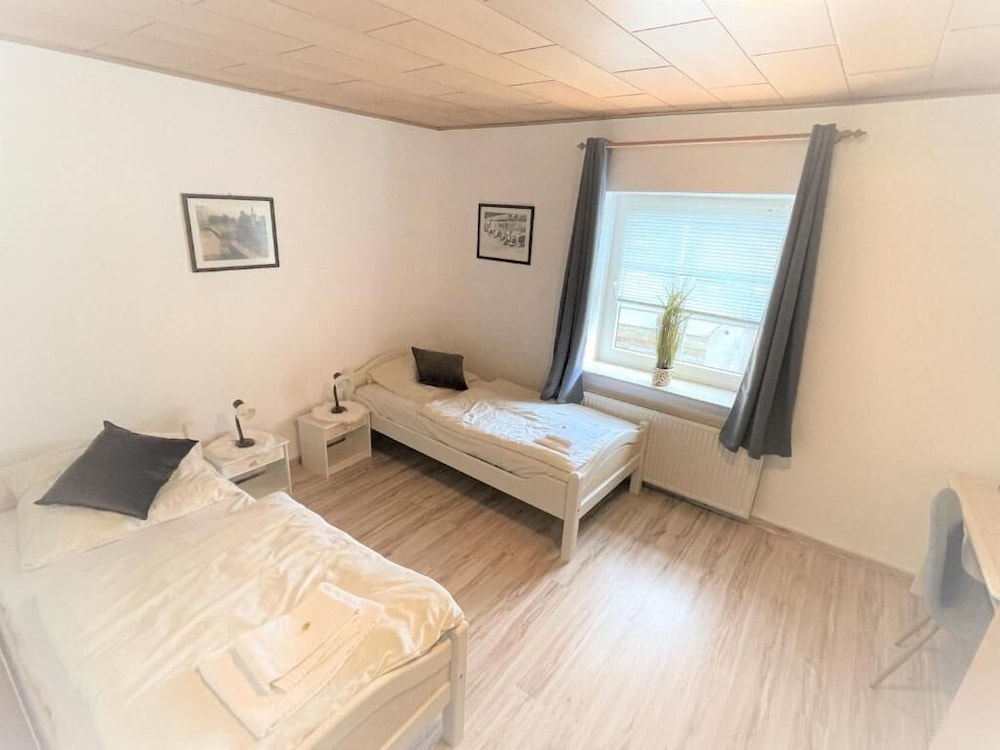 Ellada Restaurant & Hotel - Tarp