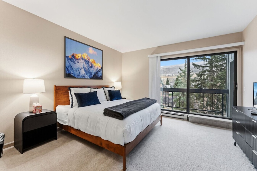Eagle River Retreat I Hot tub & Pool - Eagle-Vail | Vrbo