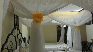 Quarto Twin Executivo | Wi-fi grátis, roupa de cama fornecida