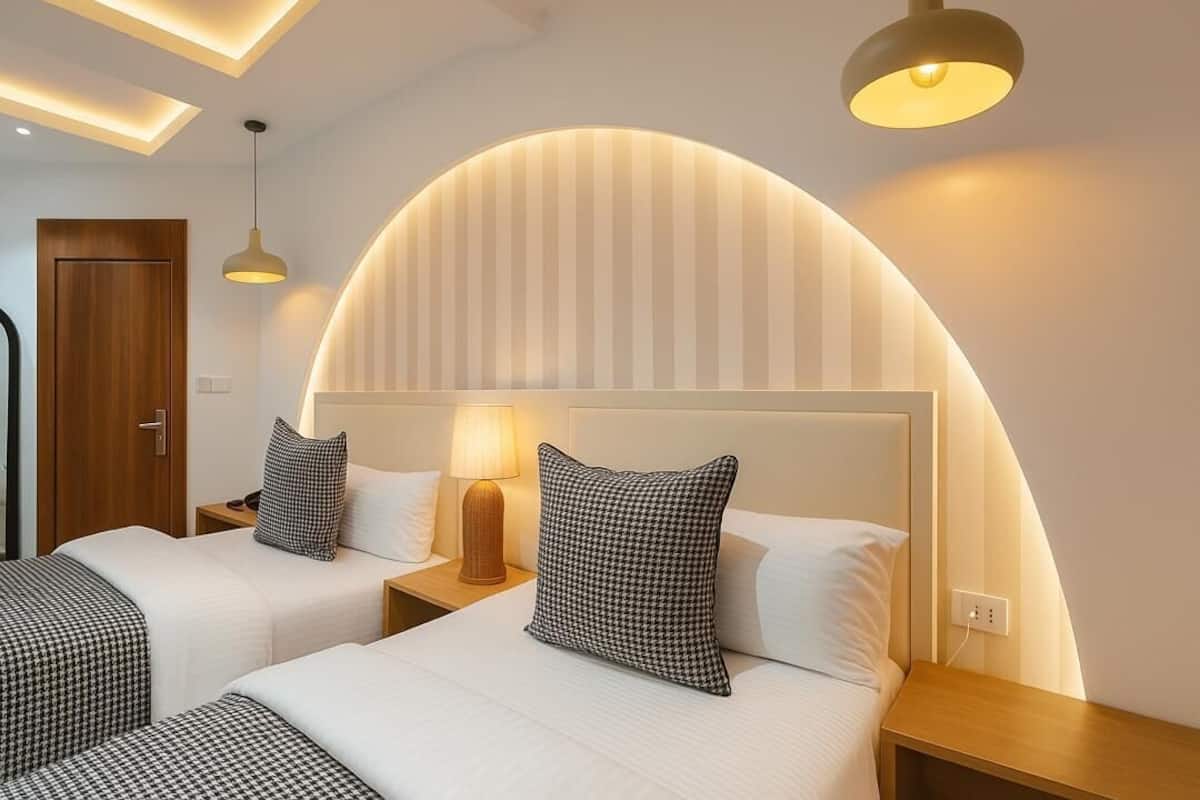 Quarto Individual | Cofre no quarto, secretária