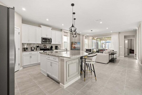 Solara Resort 632 - Seven Bedroom Villa, Sleeps 20 Reviews, Deals ...