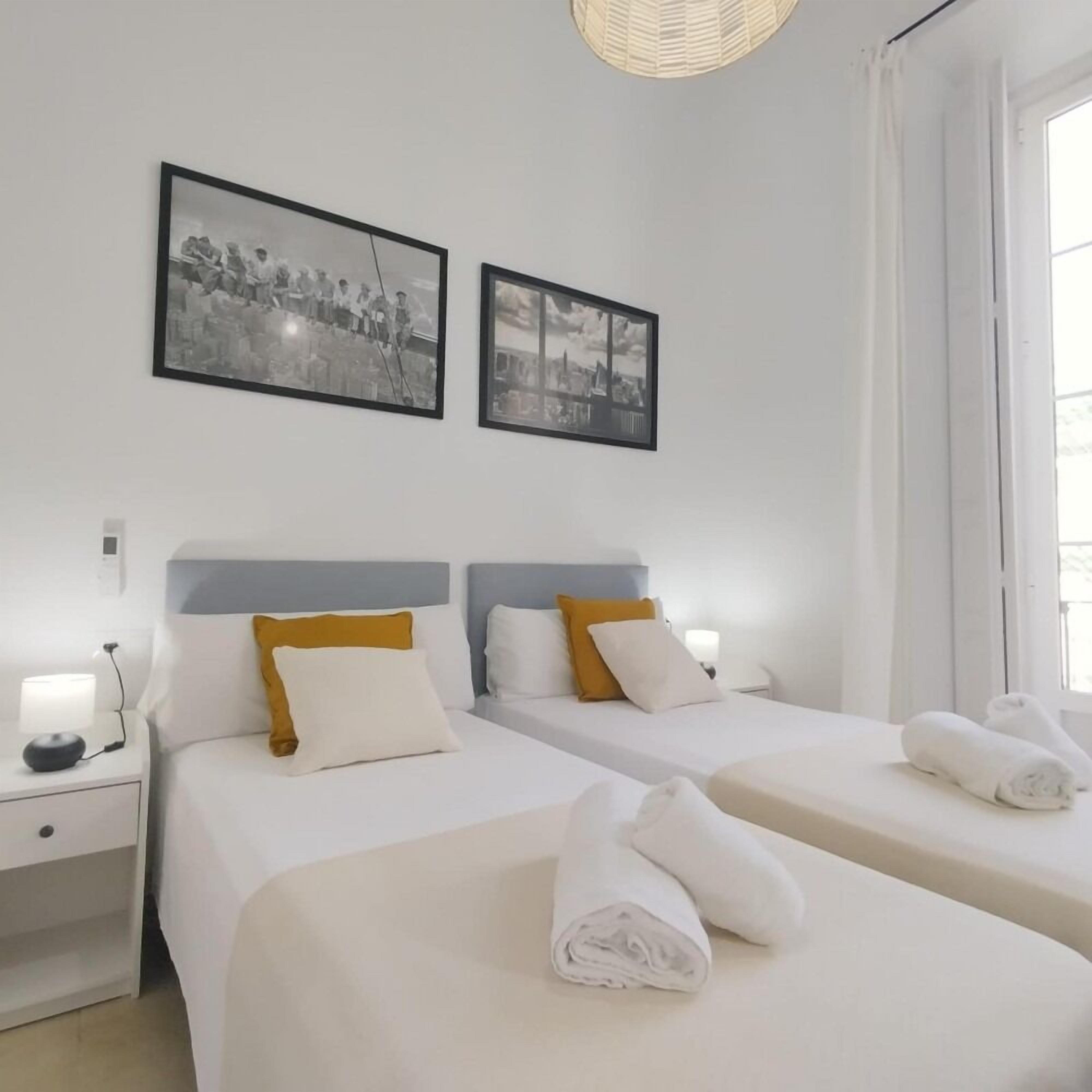 Apartamento, 3 quartos, não fumadores | Com decoração personalizada, com mobília individualizada, secretária 