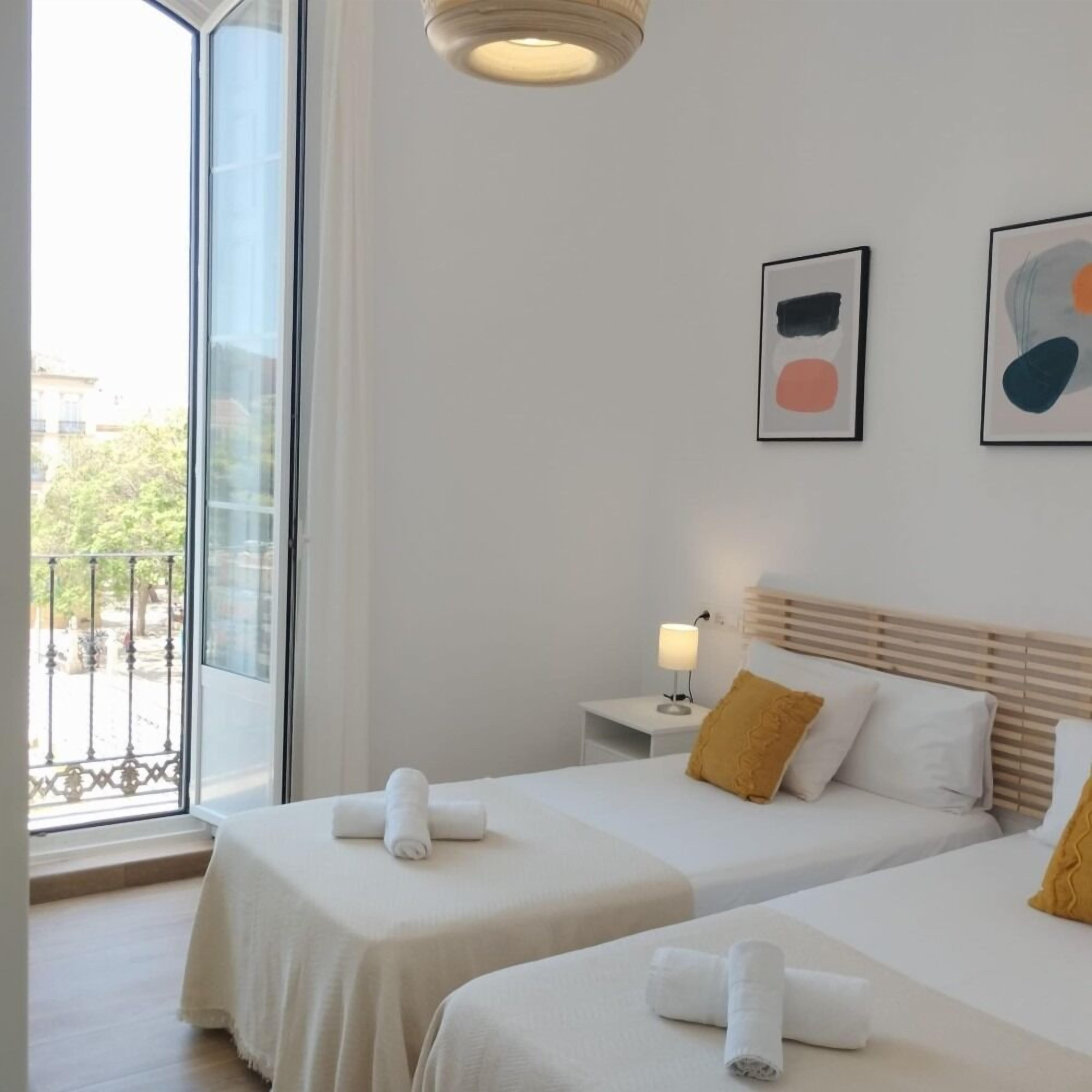 Apartamento, 2 quartos, não fumadores, Vista para a cidade | Com decoração personalizada, com mobília individualizada, secretária 