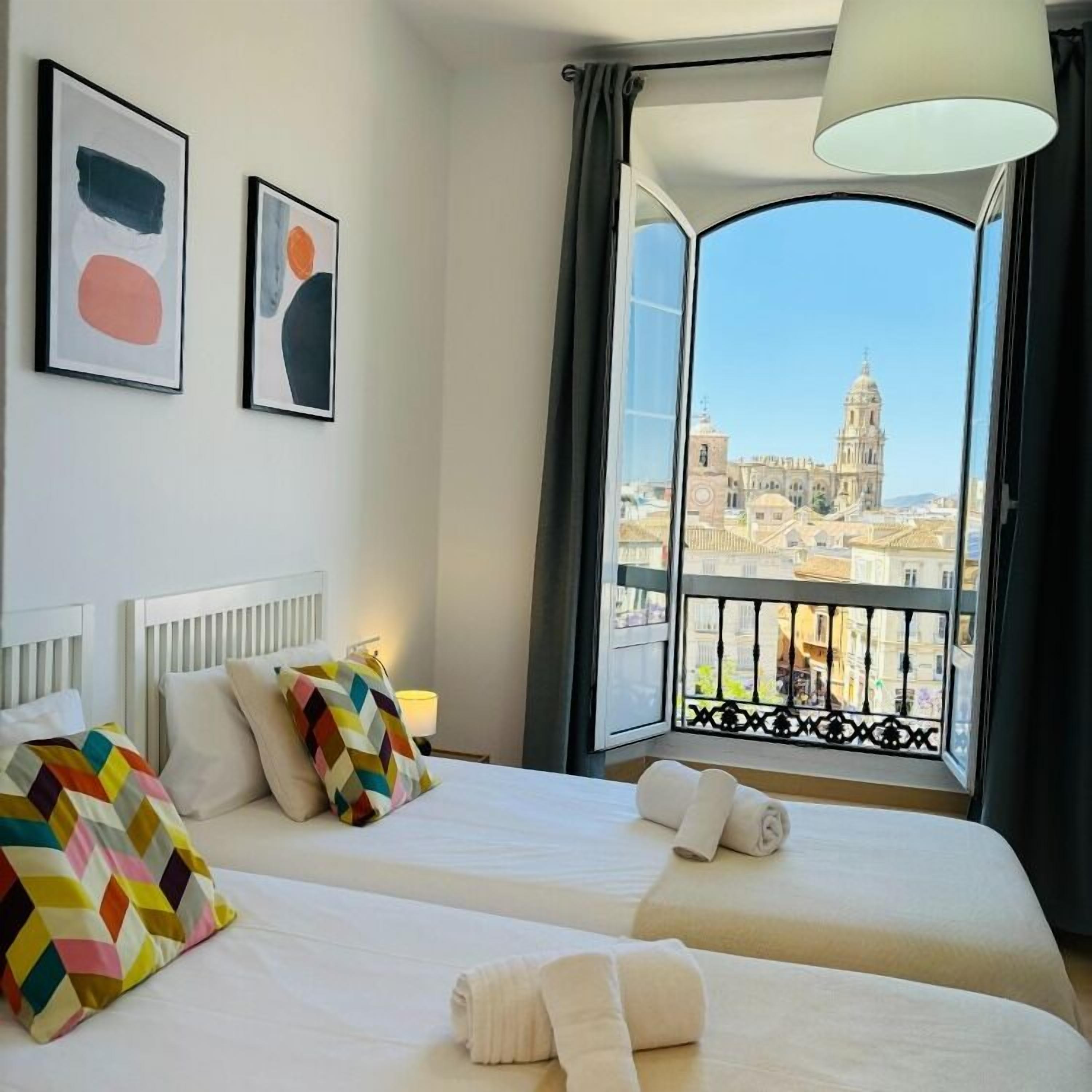 Apartamento Standard, 3 quartos, Vista para a cidade | Com decoração personalizada, com mobília individualizada, secretária 