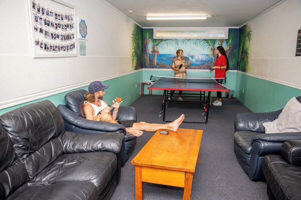 Pacific Coast Lodge And Backpackers - Mount Maunganui