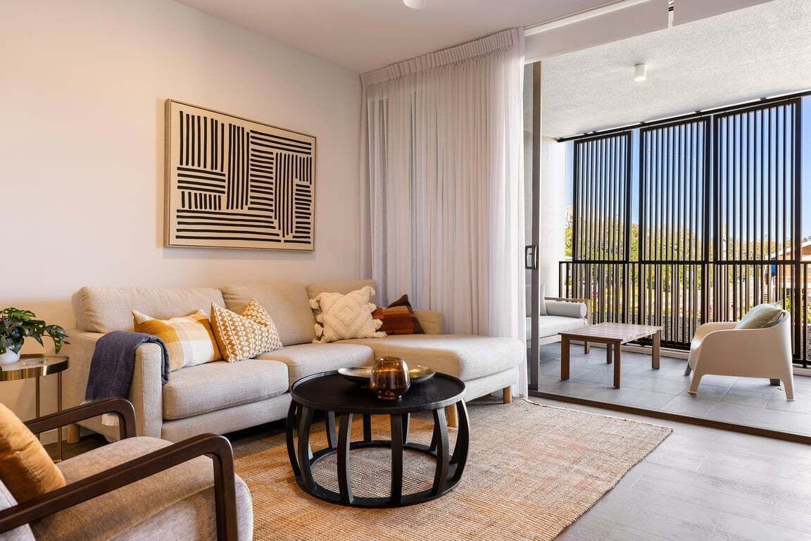 Byron Waves On Jonson - 拜倫灣