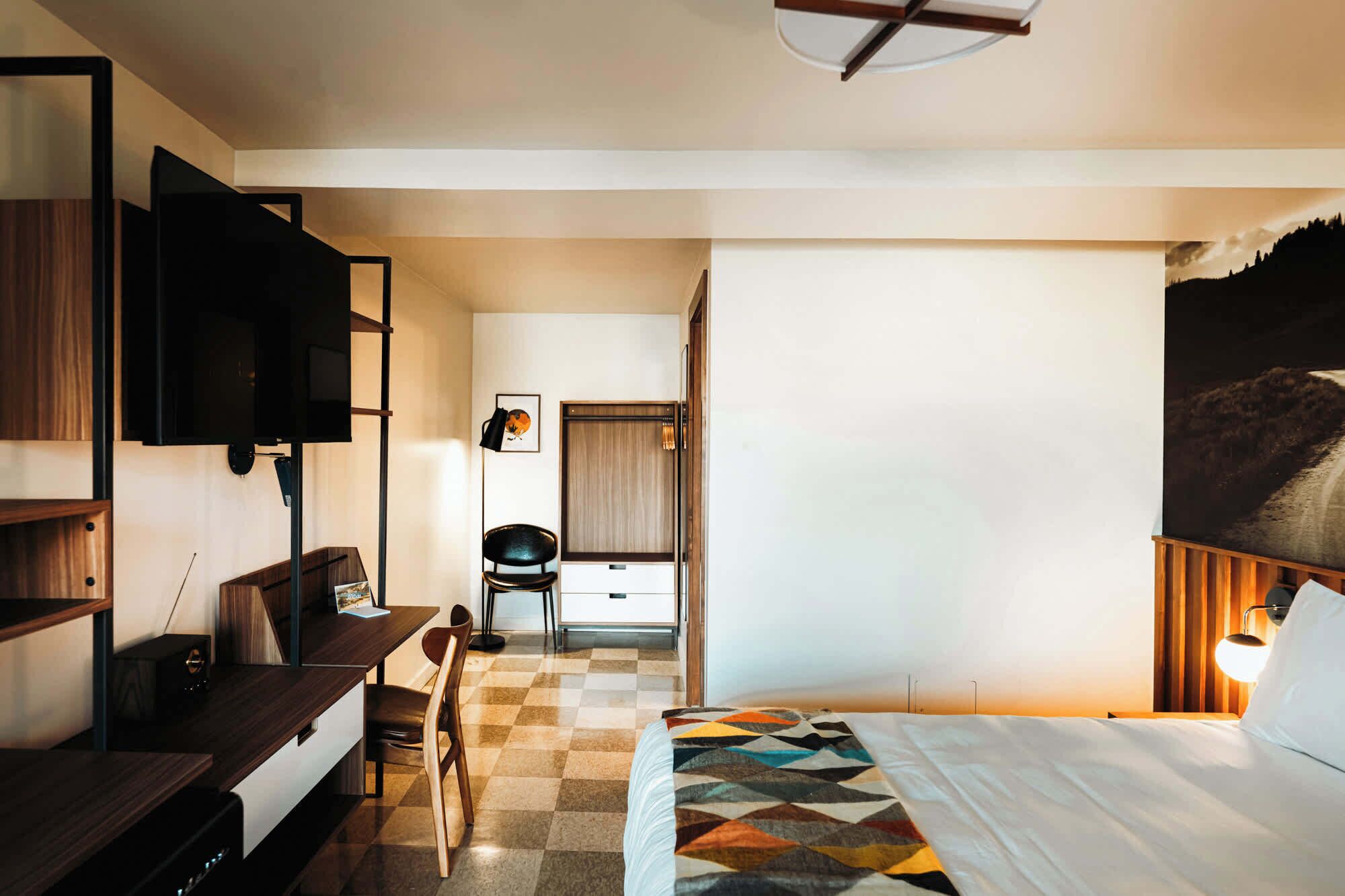 High Desert Hangout | La Vista Motel | 109 - Denver