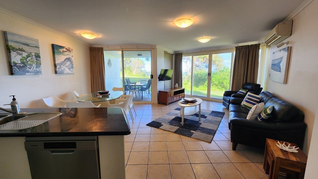 Oceanfront Serenity At Your Doorstep - North Stradbroke Island