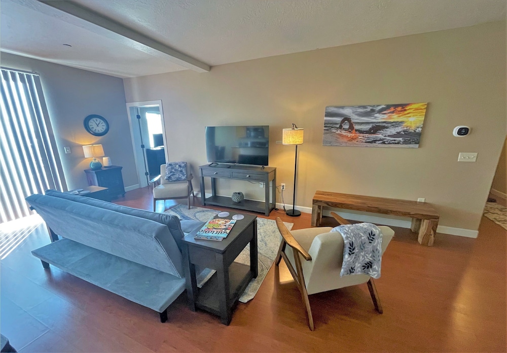 Downtown Condo Close To Everything - Salt Lake City, UT