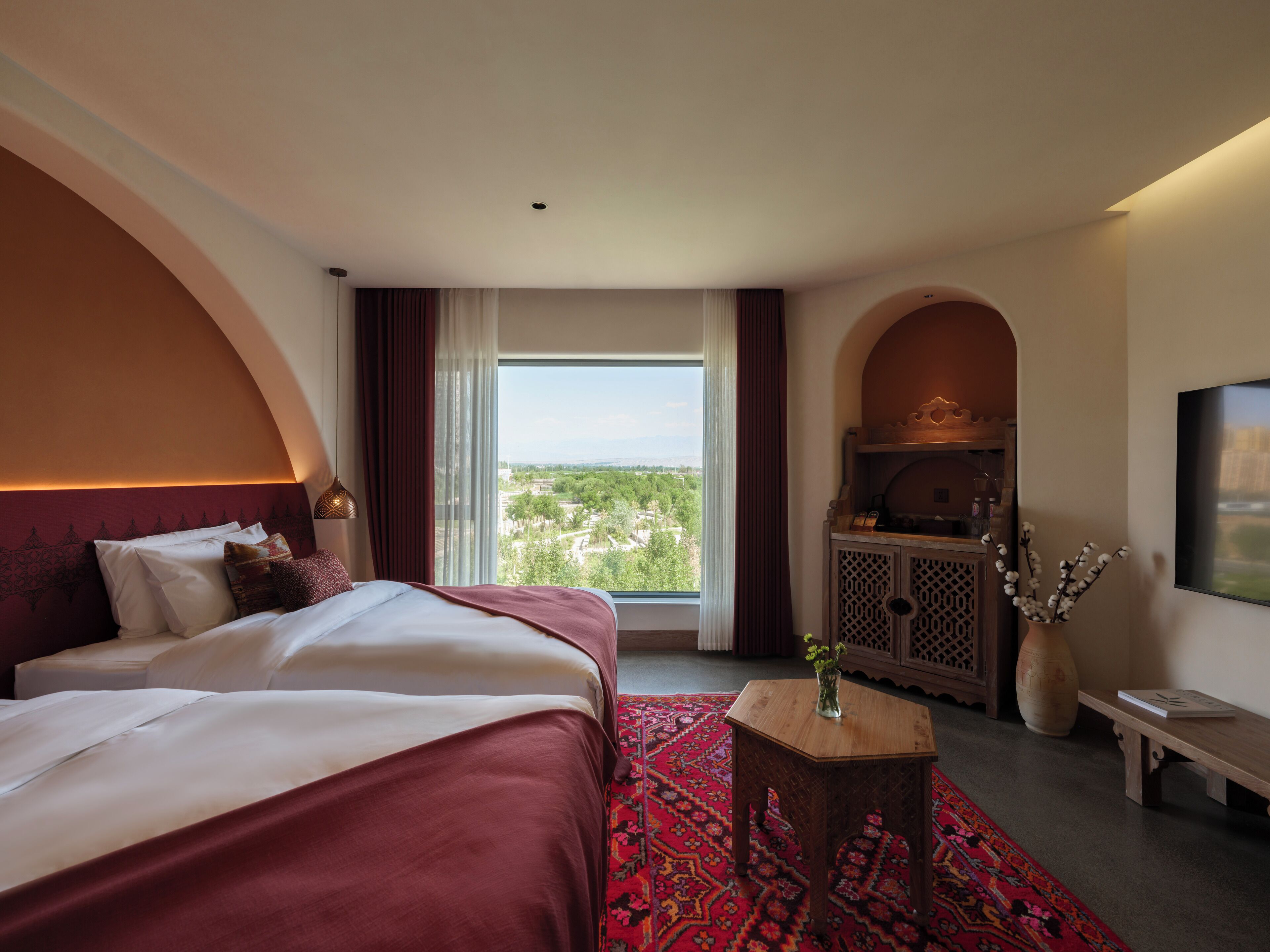 Quarto duplo conforto | Frigobar (abastecido com itens grátis), individualmente decorados