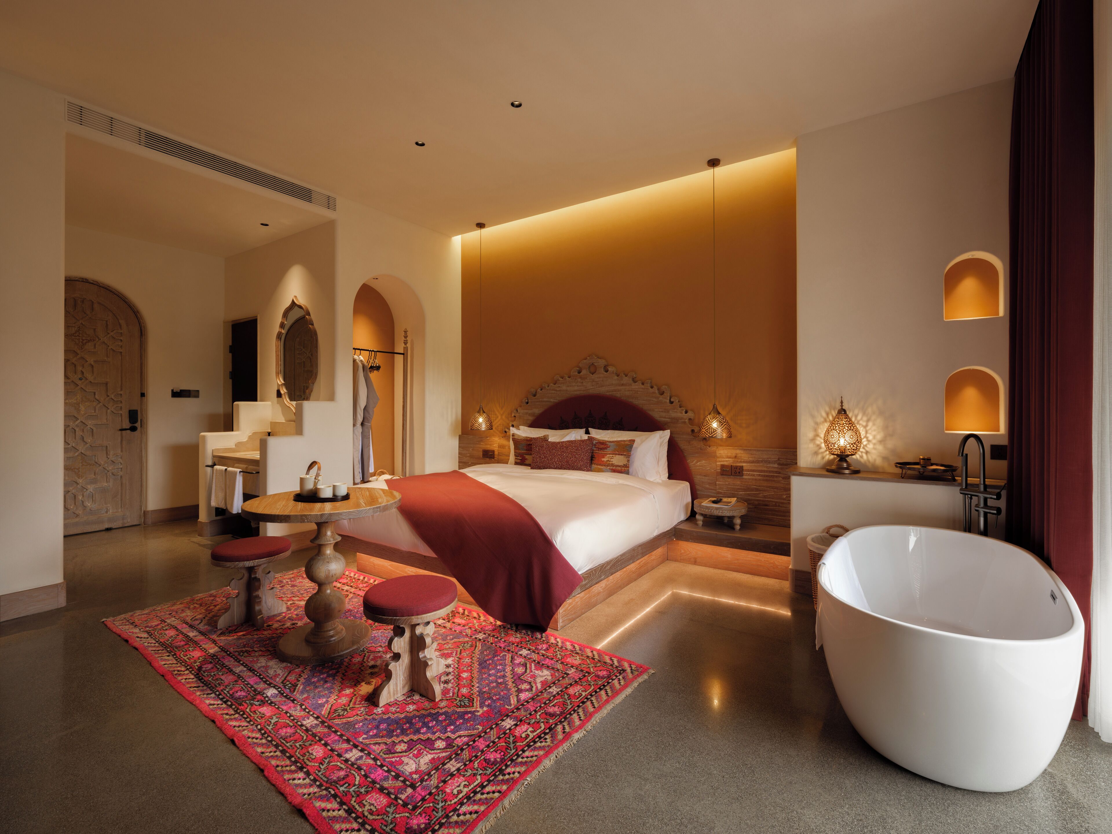 Quarto casal luxo | Frigobar (abastecido com itens grátis), individualmente decorados