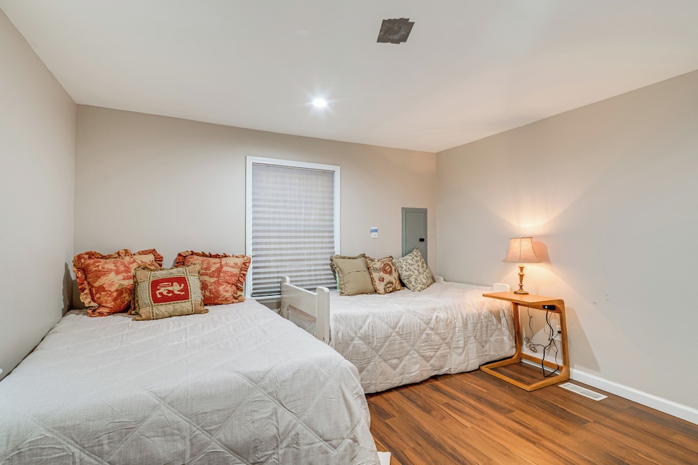 Hike & Relax: Tranquil Wooded Escape in Hockley - Hockley | Vrbo