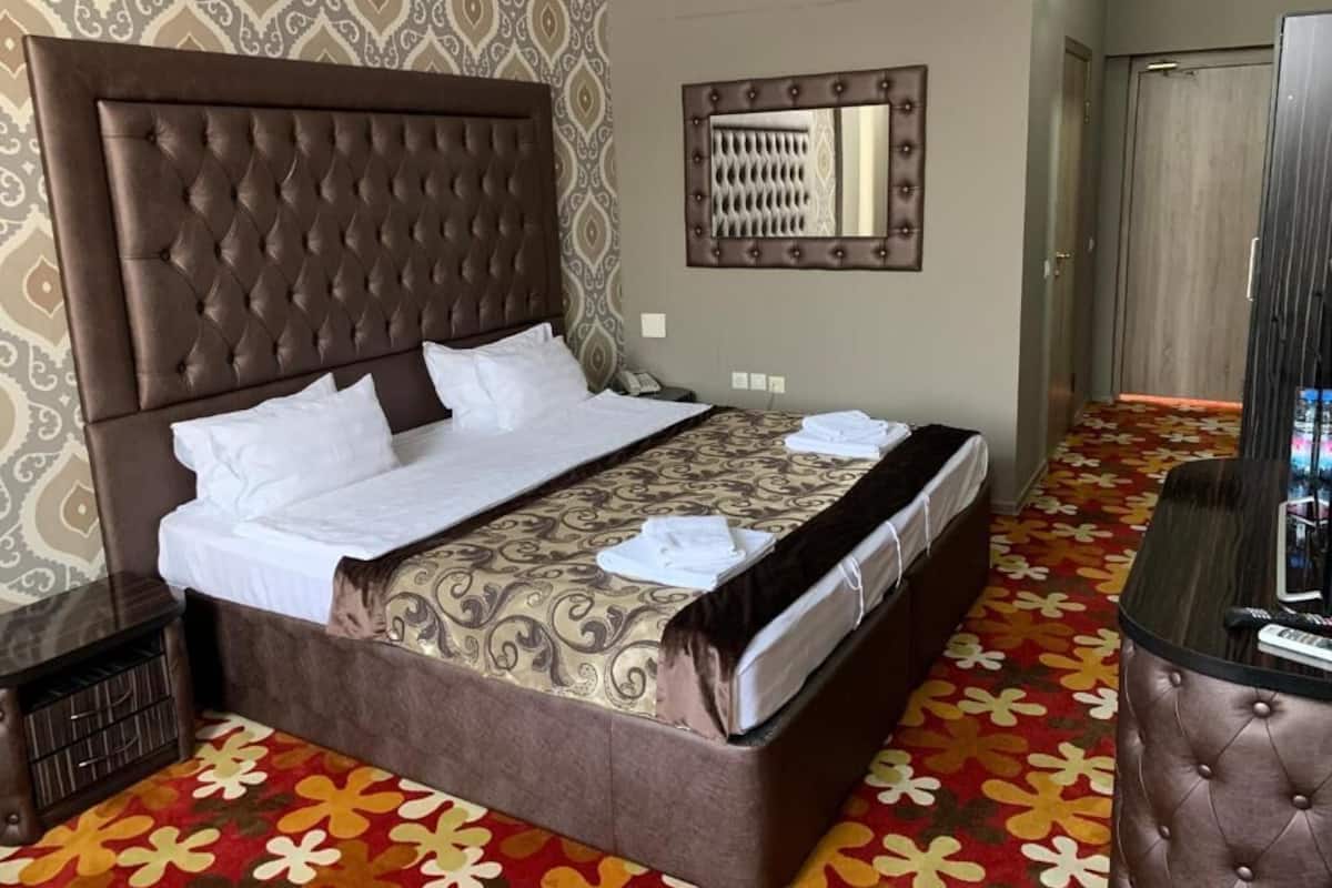 Quarto Duplo Standard, Vista para a cidade | Cofre no quarto, ferro/tábua de engomar, Wi-fi grátis