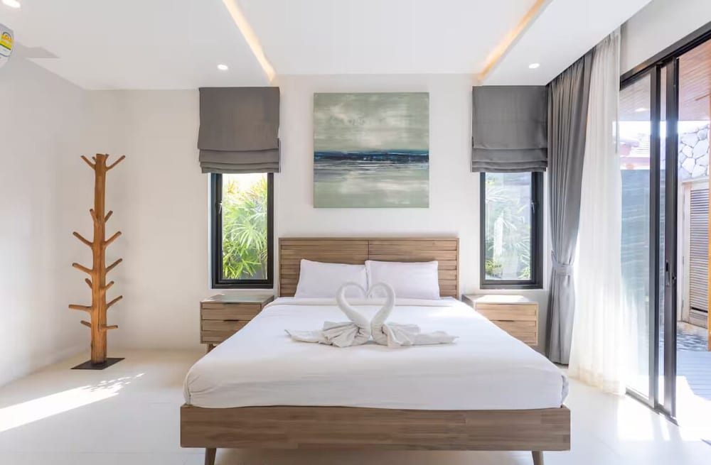 Tropical 3BR Escape Pool Style V90 Reviews, Deals & Photos 2025 - Vrbo