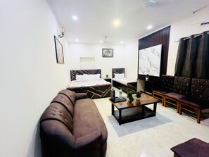 Quarto casal luxo | Wi-Fi de cortesia, roupa de cama