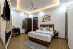 Quarto casal luxo | Wi-Fi de cortesia, roupa de cama