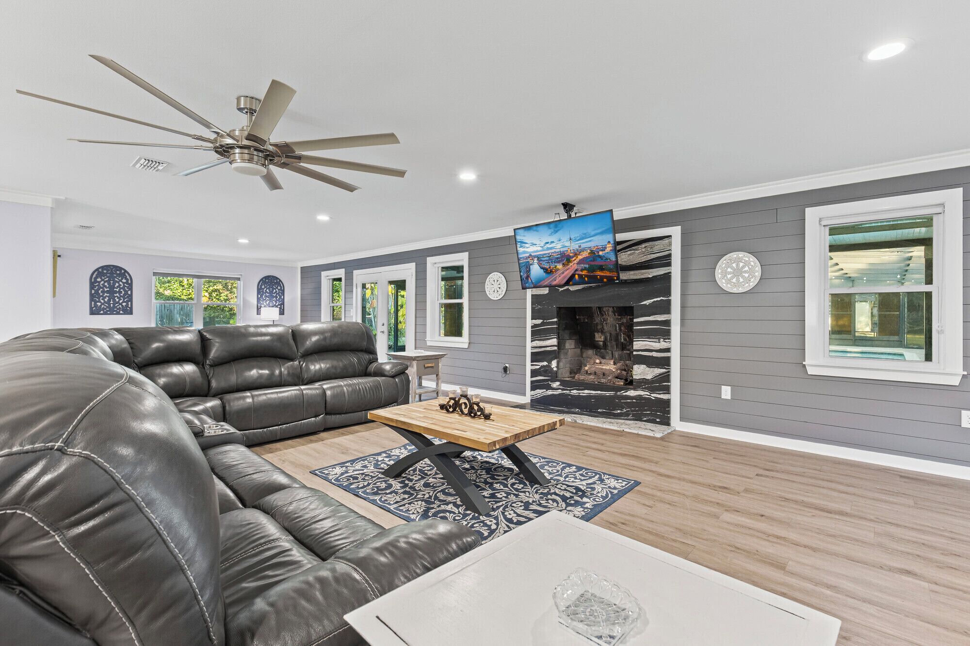 Spacious 4-bedroom House In Lovely Mobile With Stunning Enclosed Pool - Big Creek Lake, AL