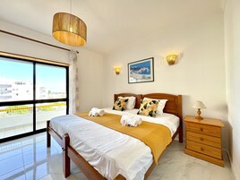 1 quarto, roupa de cama fornecida 