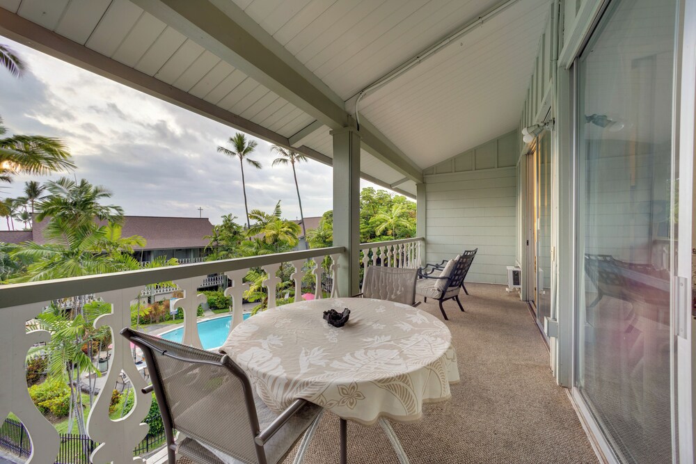 Steps to the Kona Coastline! Poolside Studio Reviews, Deals & Photos ...