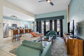Casa, 5 quartos | Área de estar | Smart TV