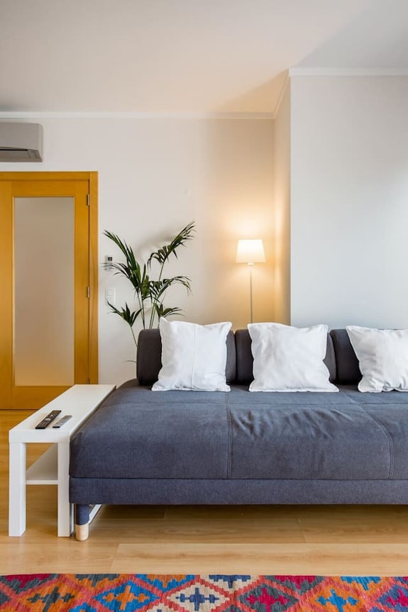 Upscale Condominium On Edge Of Old Fishing Village - Olhão