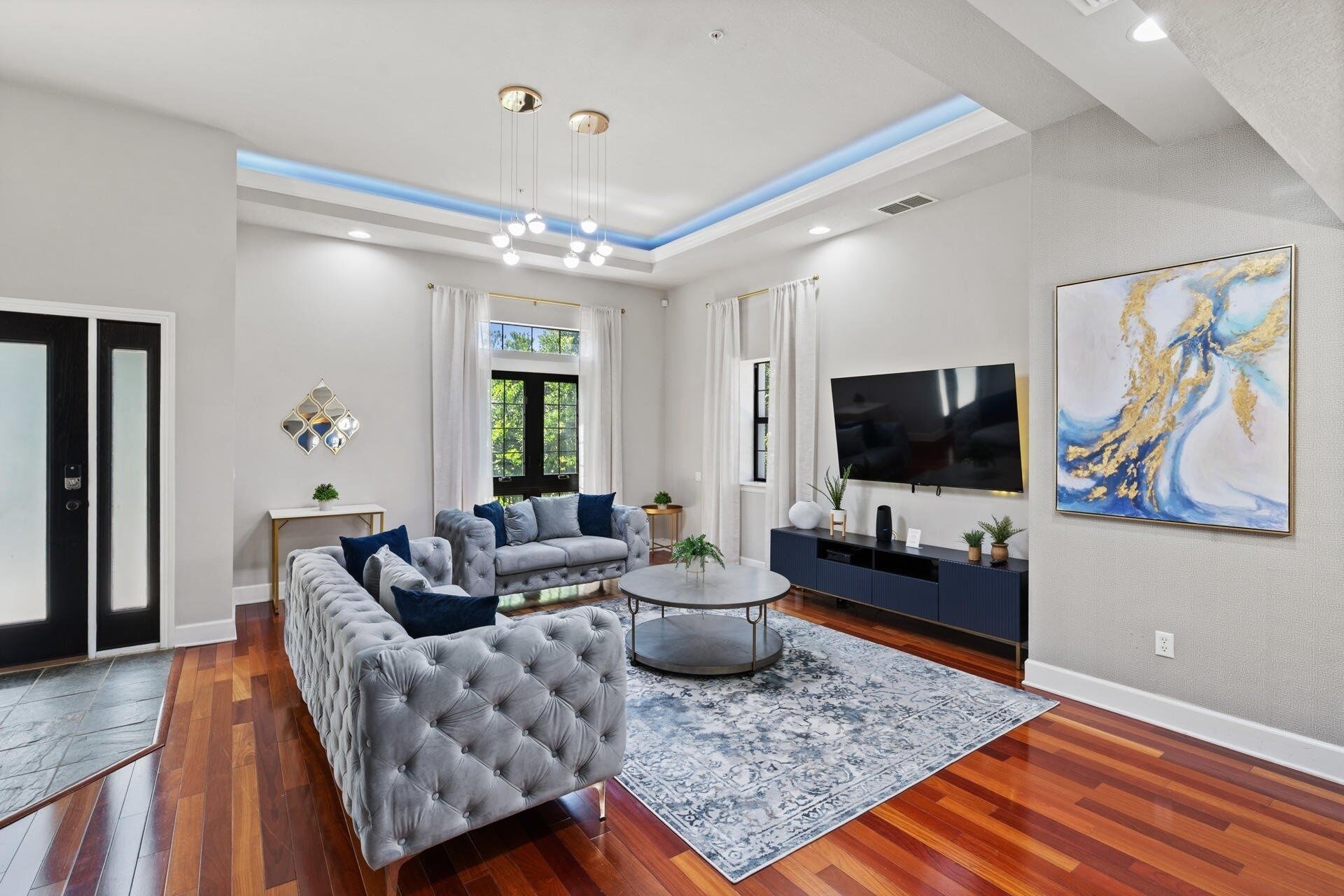 Casa geminada, 4 quartos | Área de estar | Smart TV